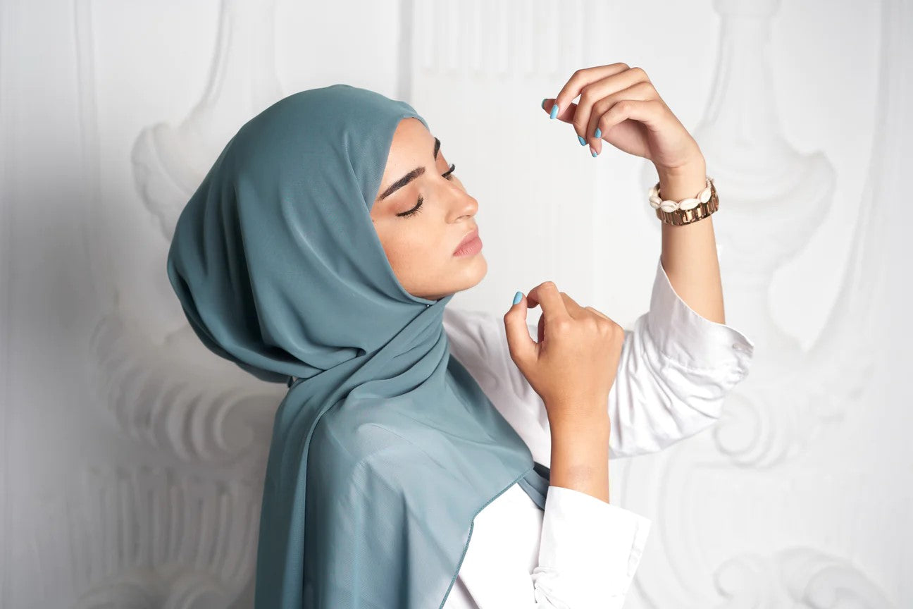 Abayas para mujer: Los mejores diseños y estilos – AYNA DESIGN